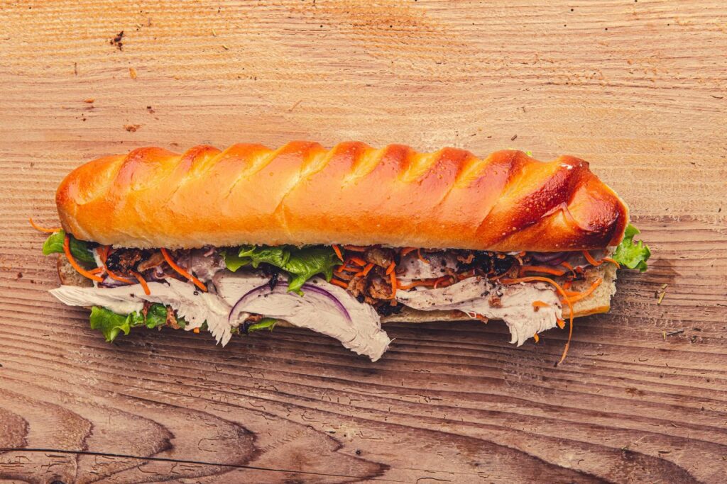 Pan bagnat poulet carotte - Boulangerie Le Pain du Gone à Lyon et à ...